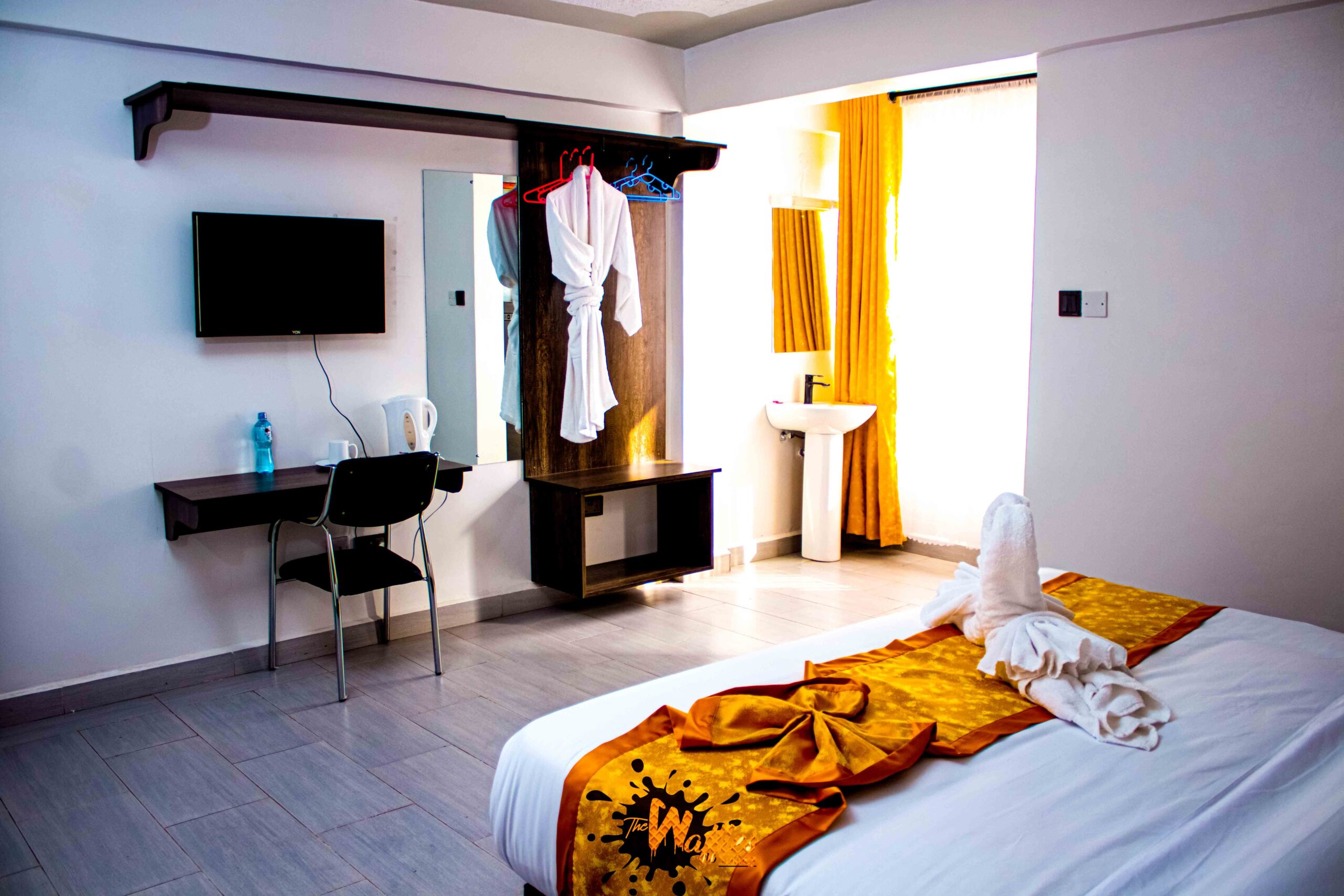 Hotel Near me - Waffles Suites